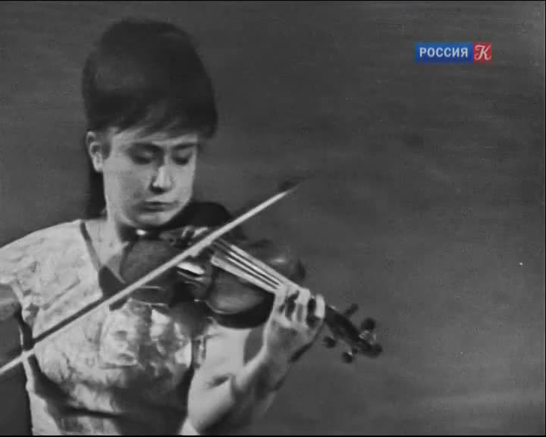 Международный конкурс имени Чайковского. Вспоминая великие страницы. Скрипка. 1 часть передача ...