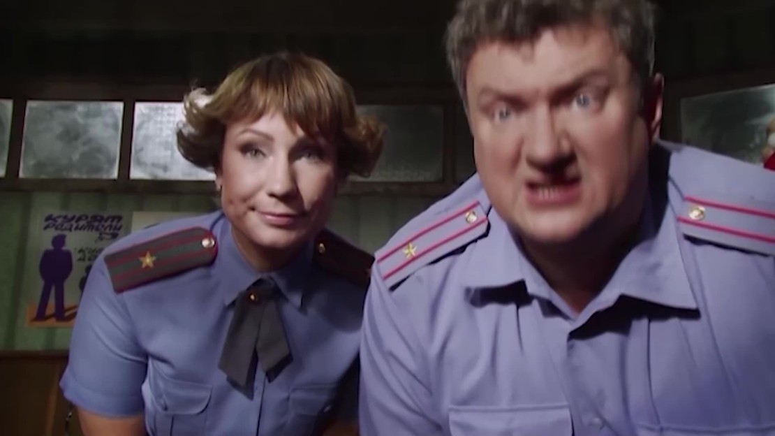 Однажды в милиции 4. 72 серия. Кто успел, тот и съел сериал 2010 год комедия Россия смотреть в ...