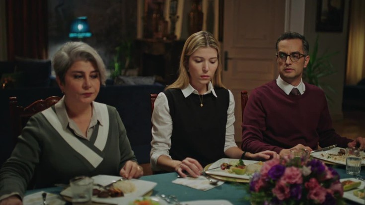 Смотреть "Девушка за стеклом. 76 серия" онлайн. Сериал - eTVnet