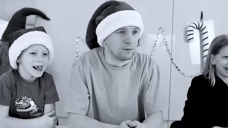 Смотреть "Family Box. 24 серия. Челлендж "Еда мира на Новый год ...