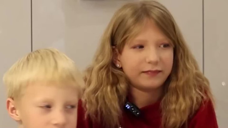 Смотреть "Family Box. 33 серия. Еда домашняя vs ресторанная на Новый ...