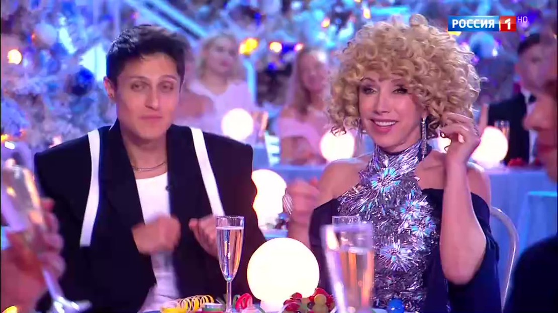 Новогодний Голубой огонек 2025. 2 часть телешоу 2025 год музыкальные телешоу Россия смотреть ...